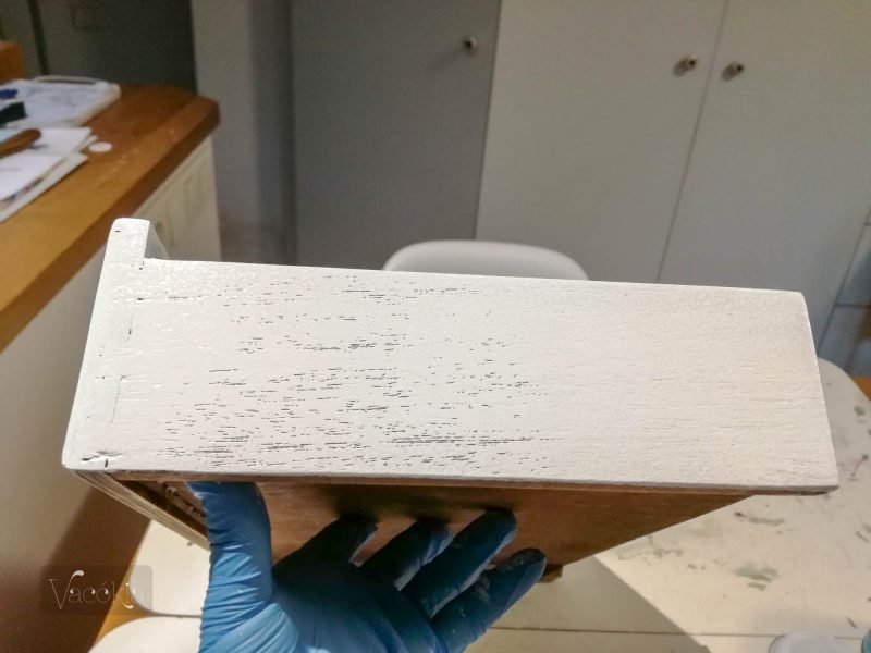 Telefonasztal felújítása zománcfestékkel és hengerrel - Vacókia